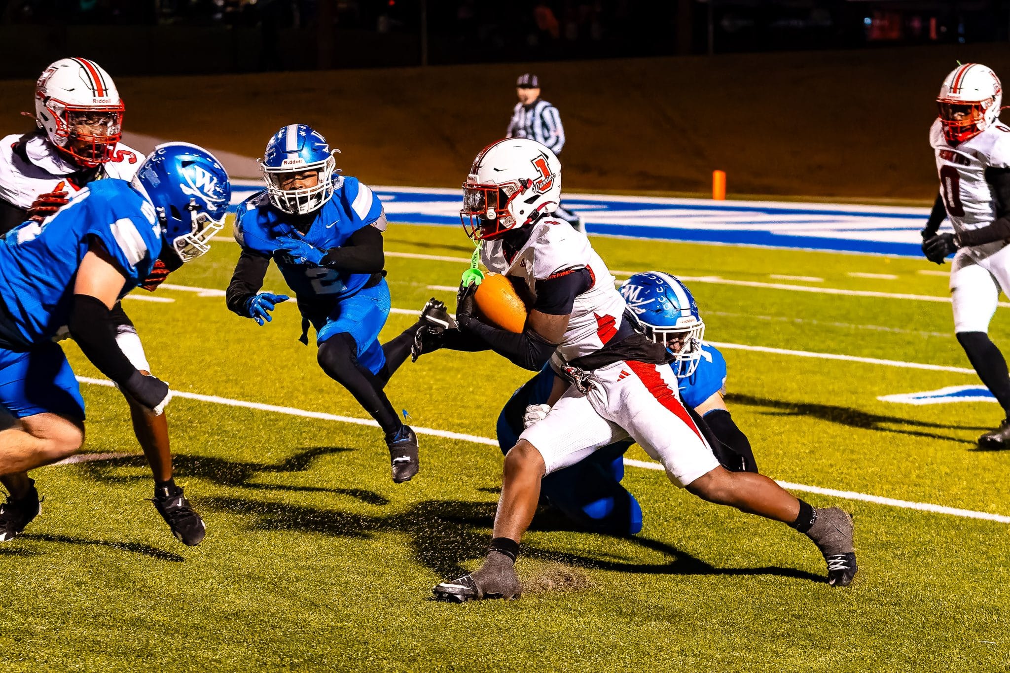 FOOTBALL: Clutch TDs, key tackles help West Laurens survive trouble to ...