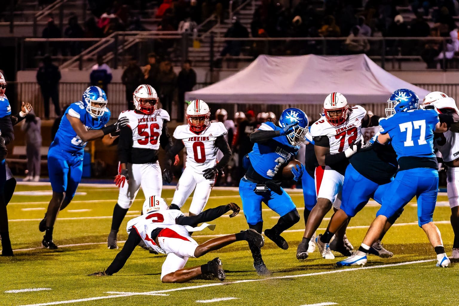 FOOTBALL: Clutch TDs, key tackles help West Laurens survive trouble to ...