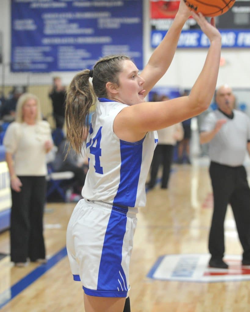 BASKETBALL: Big second halves for Trinity's top scorers in split with ...